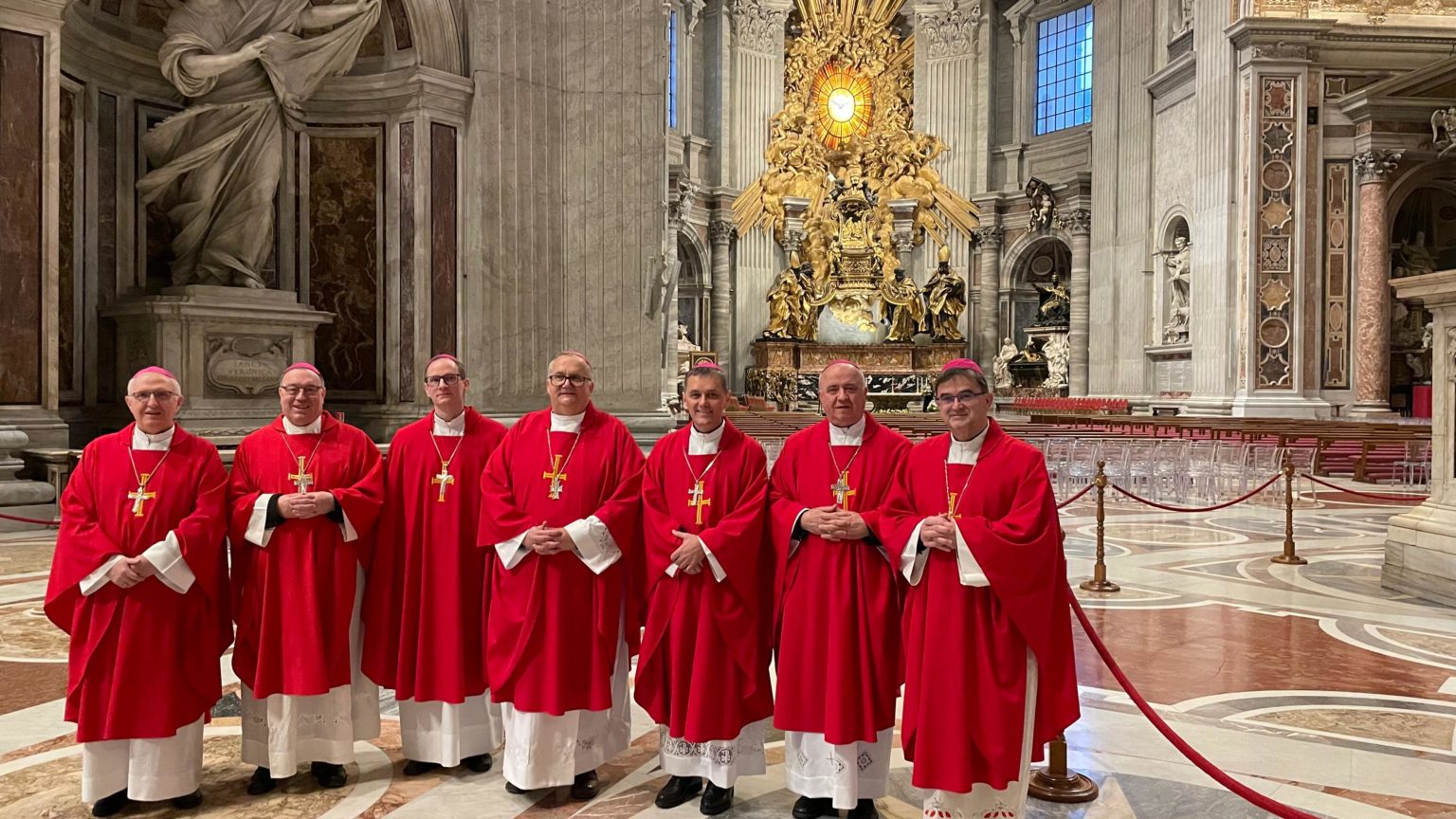 Škof Peter Štumpf pri sv. Petru v Vatikanu: velike prošnje za Cerkev in ...